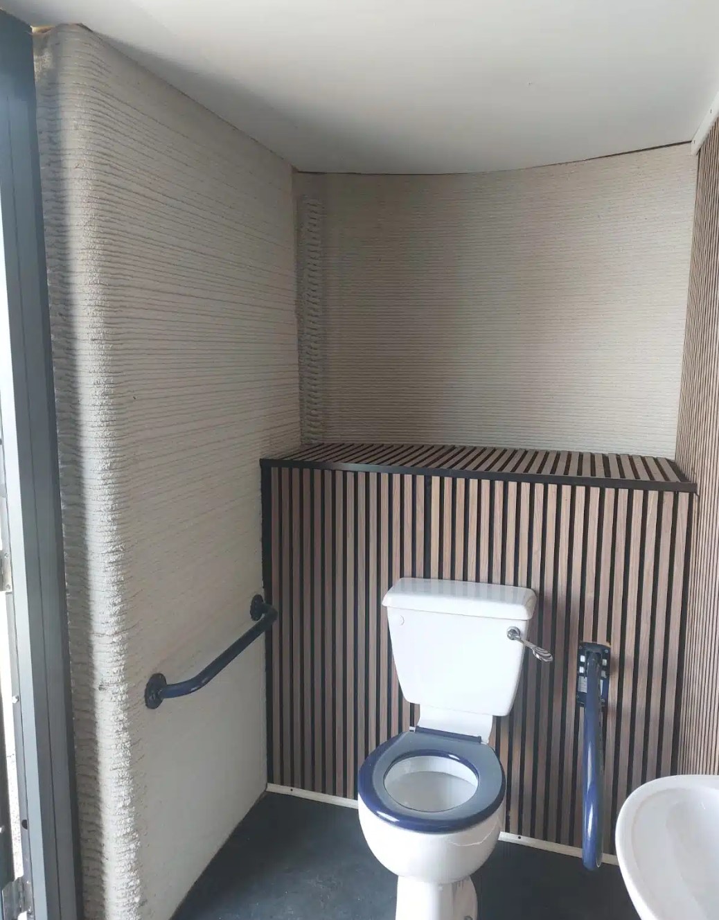 UK receives 3D printed toilet pods at specific railway stations - 3D ...